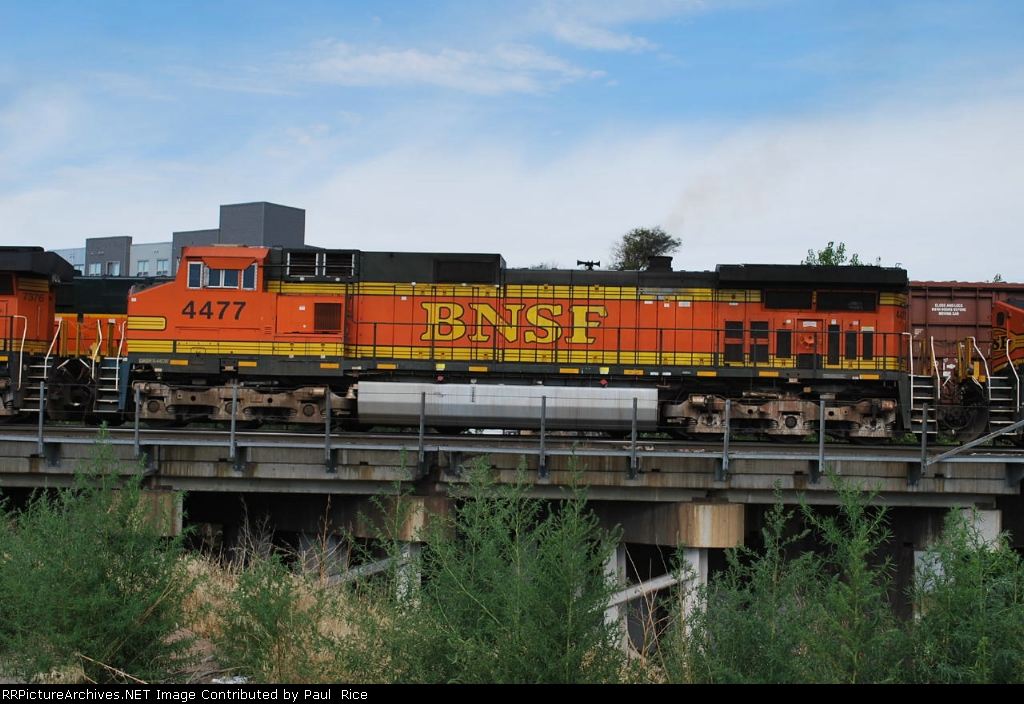 BNSF 4477
